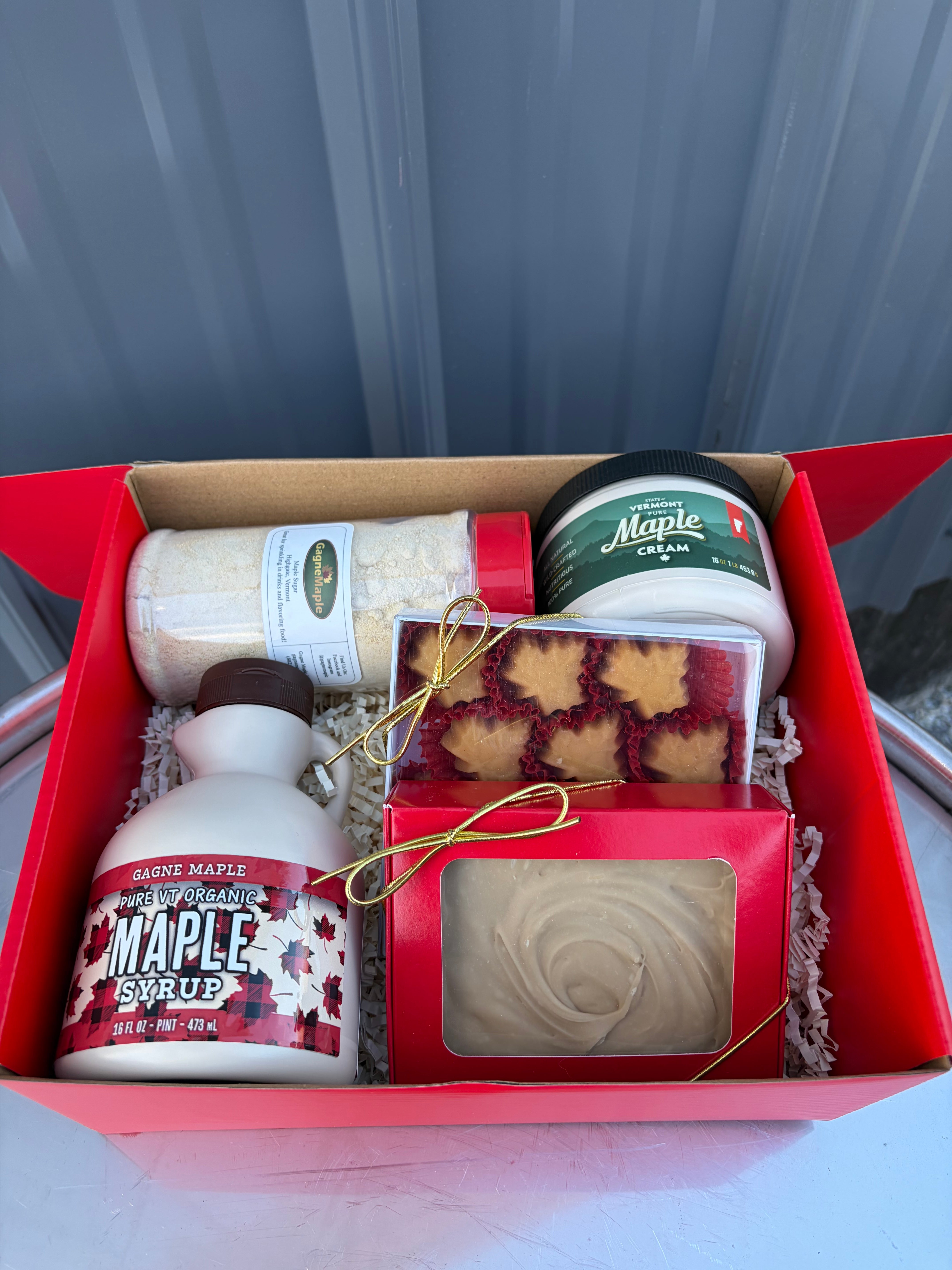 Maple Lover Gift Box (Large) – Maple City Candy